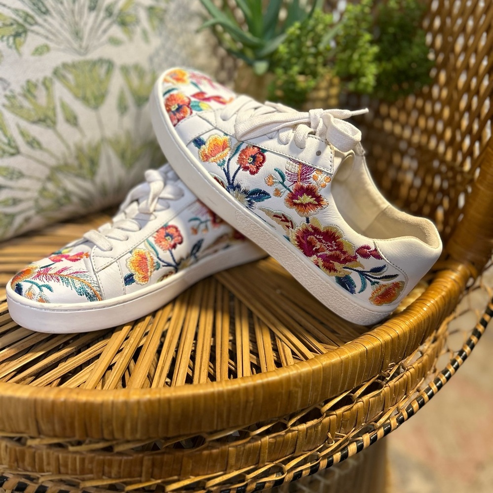 Johnny Was Dylanne Floral Embroidered Women's Sneakers - Gem